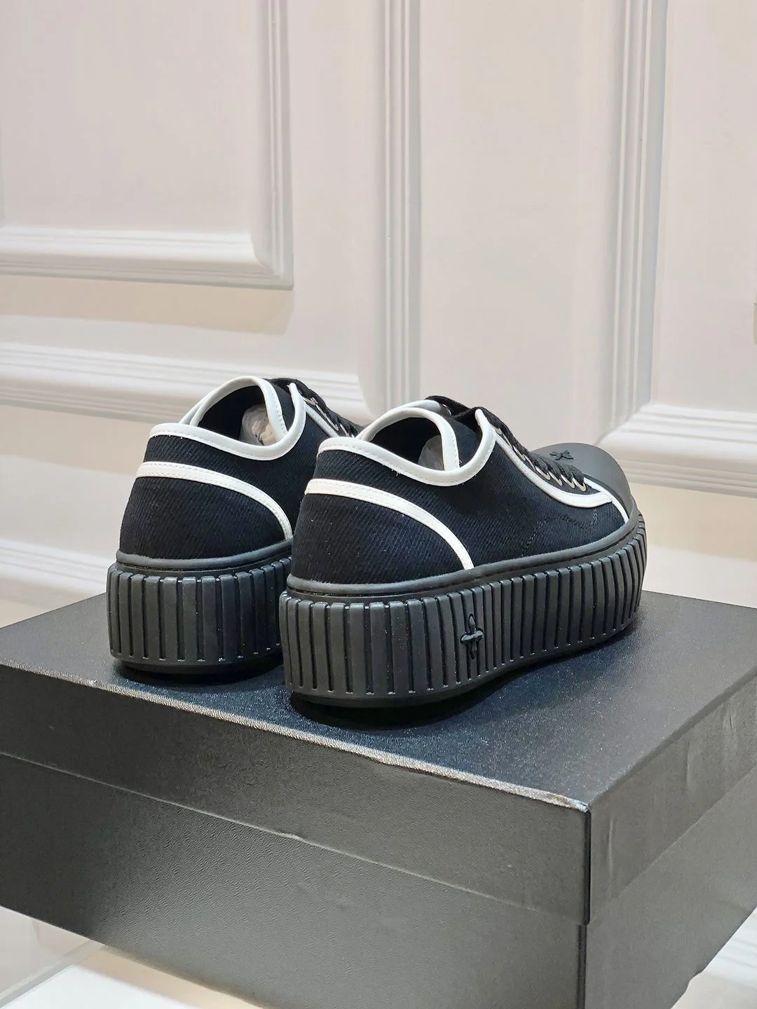 Value-priced Smfk Shoes