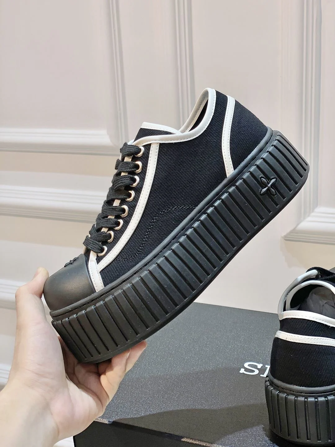 Value-priced Smfk Shoes