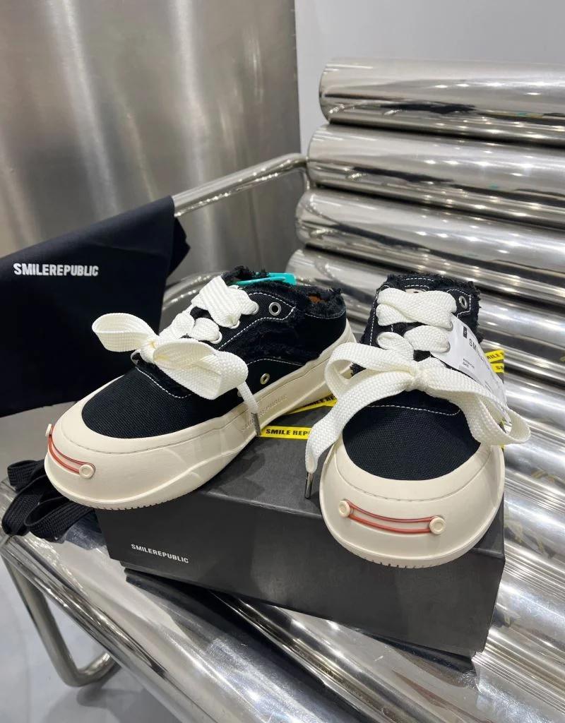 Smilerepublic Sandals