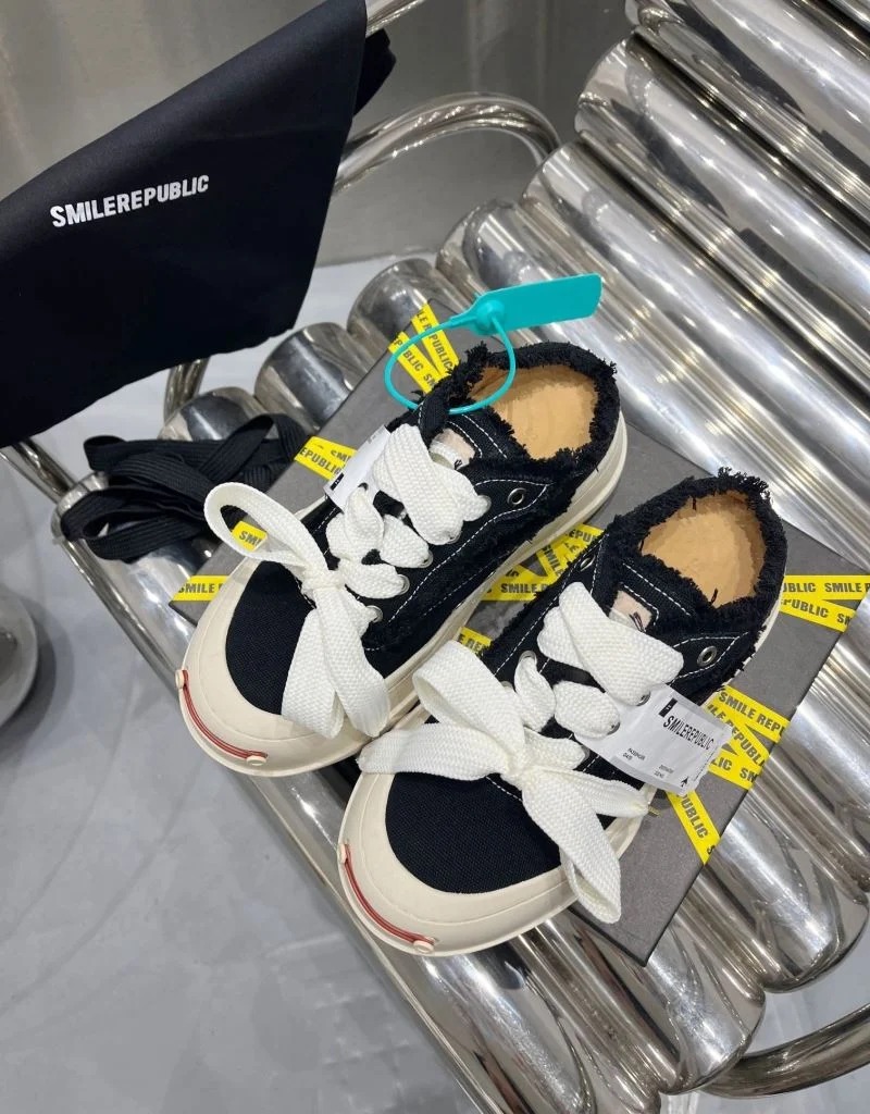 Top mirror Smilerepublic Sandals