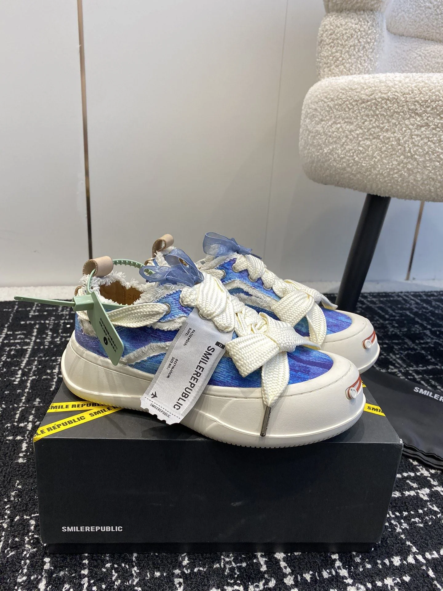 Precise copy Smilerepublic Shoes