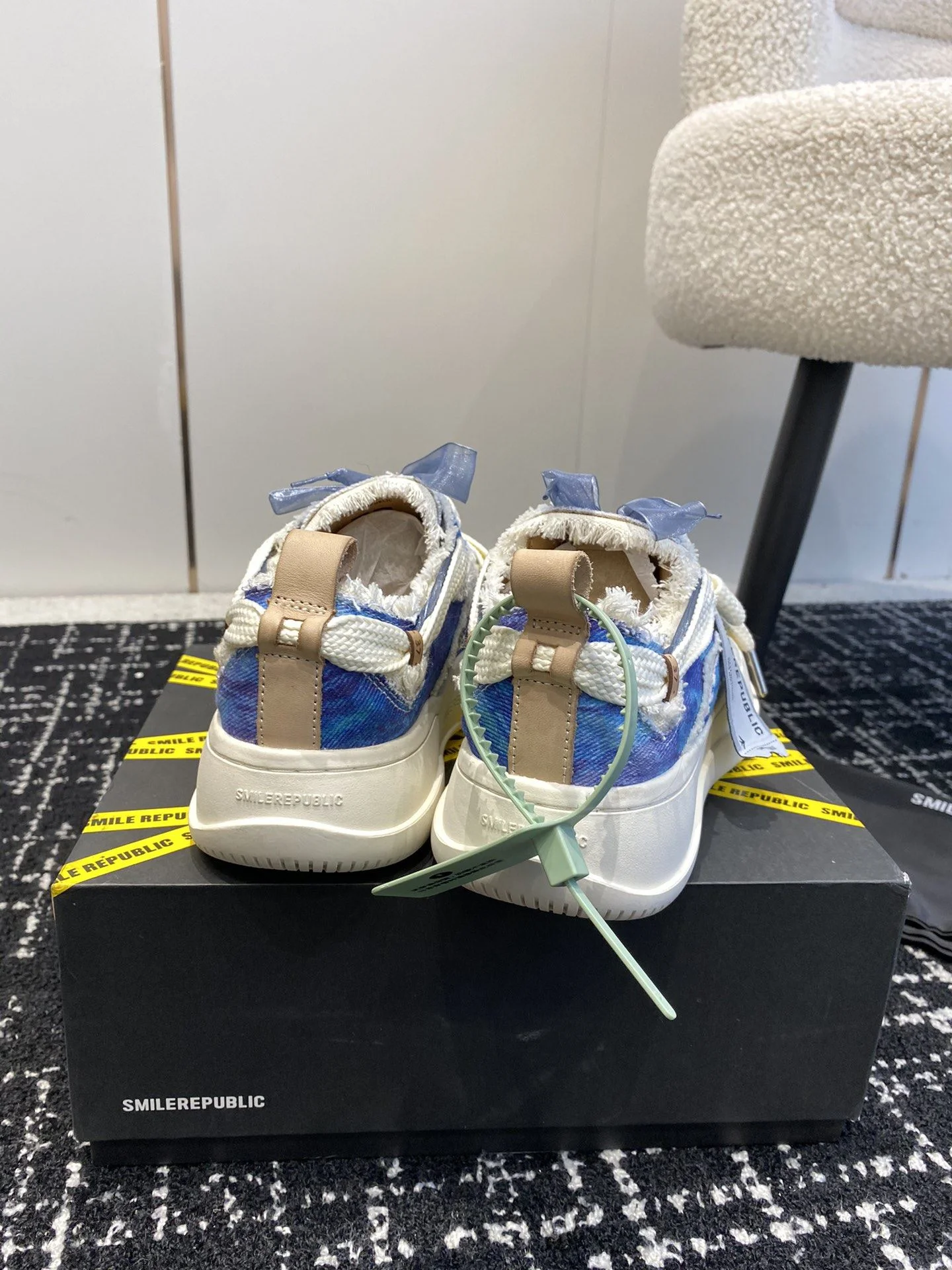 Precise copy Smilerepublic Shoes