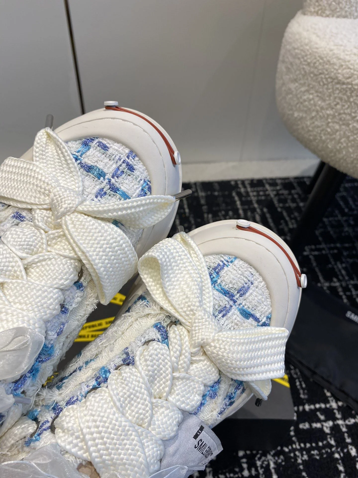 High fidelity Smilerepublic Shoes