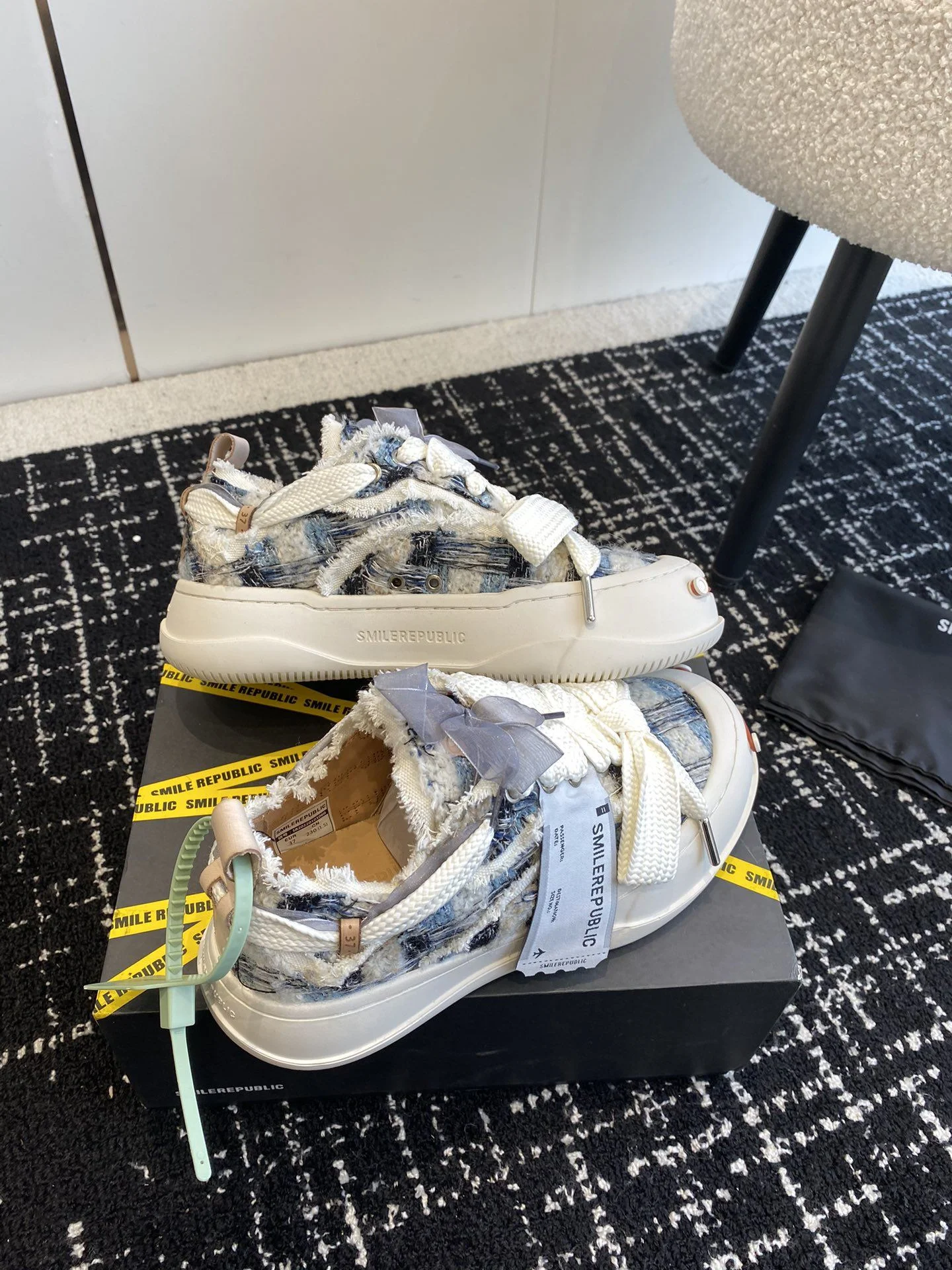 Precise copy Smilerepublic Shoes