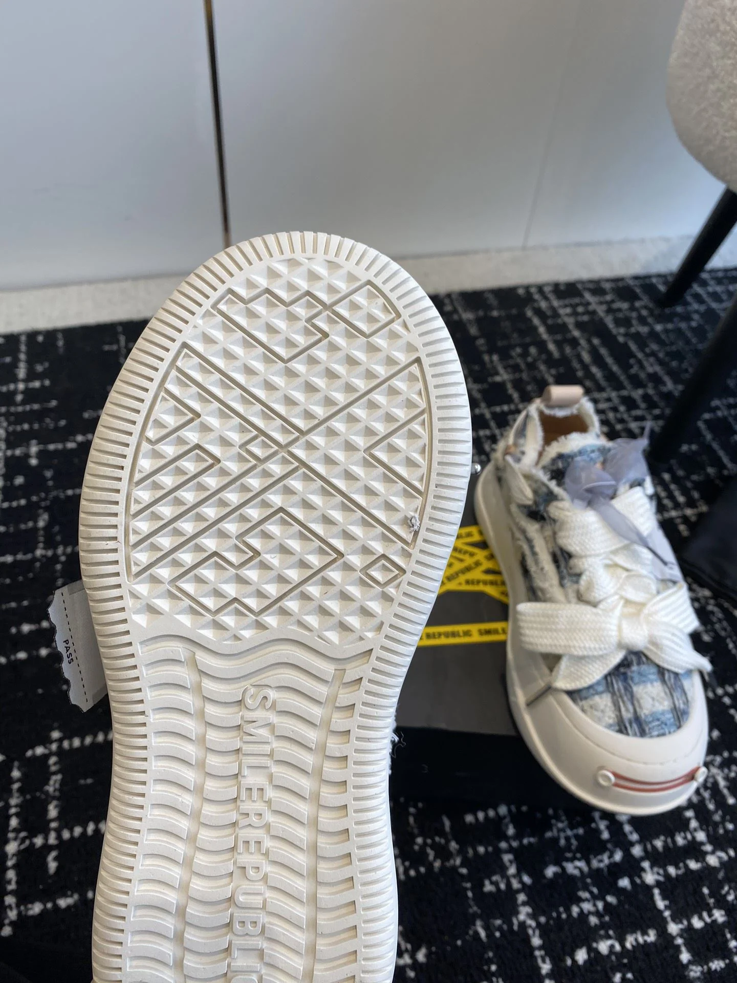 Precise copy Smilerepublic Shoes