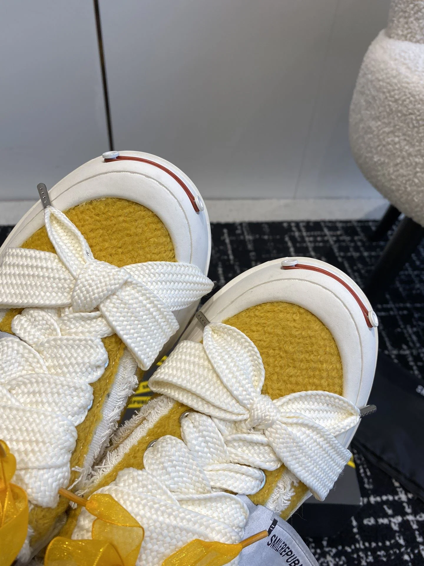Top mirror Smilerepublic Shoes