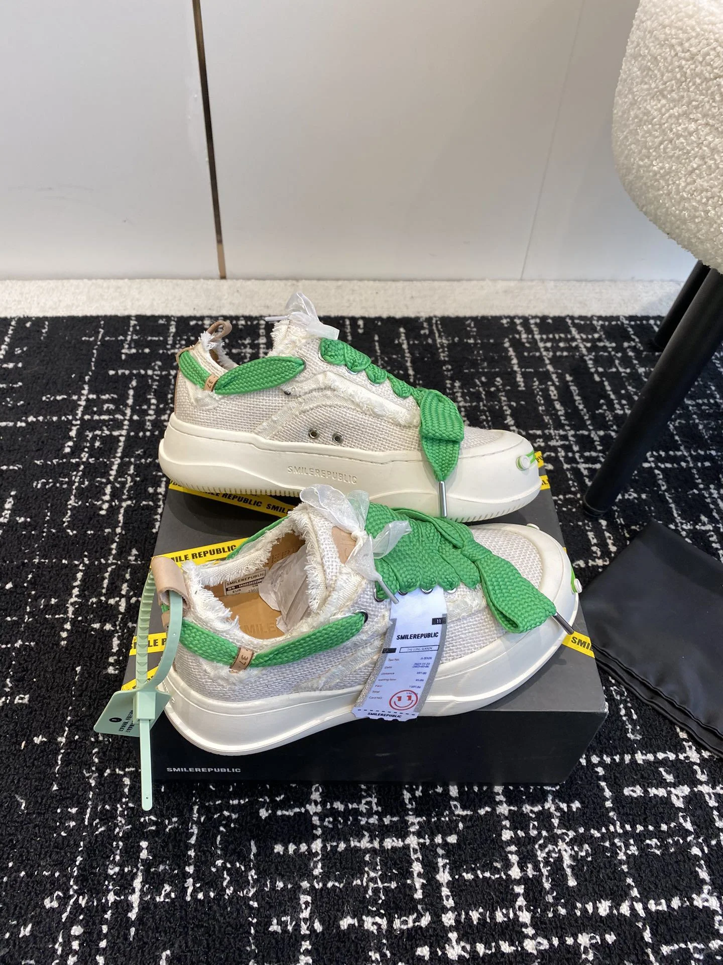 Smilerepublic Shoes