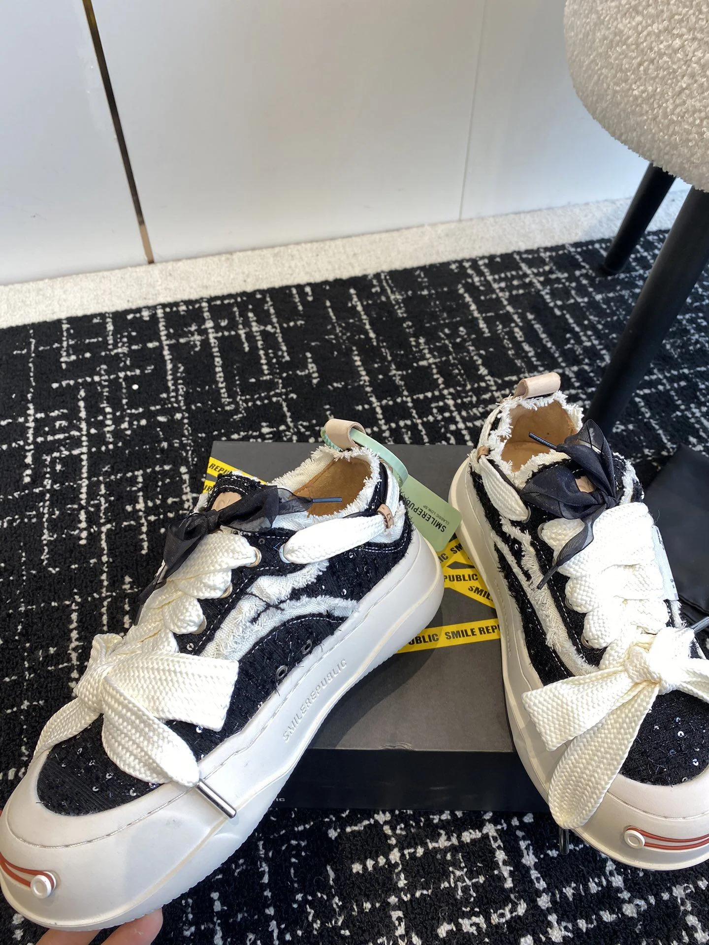 Indistinguishable Smilerepublic Shoes