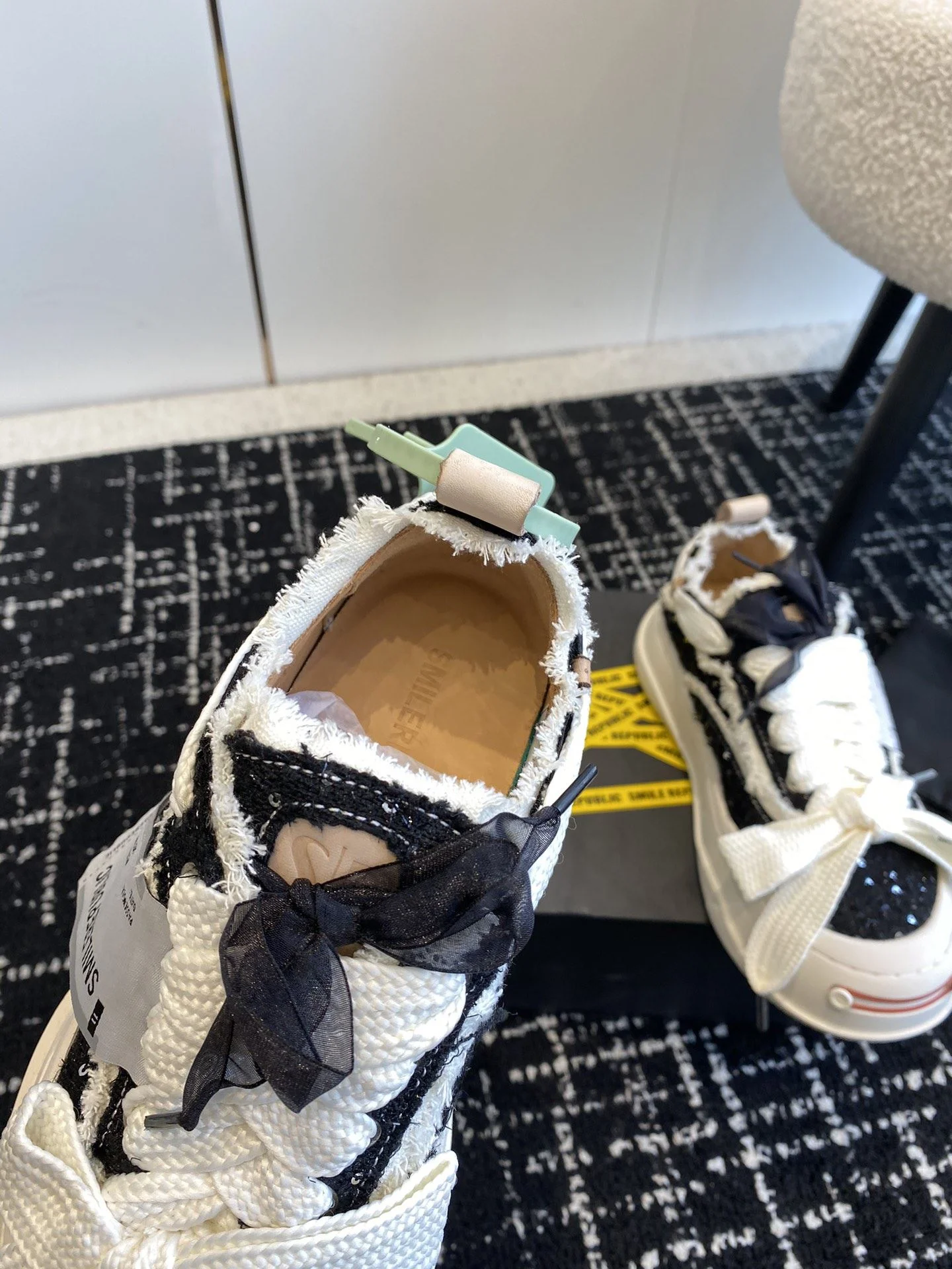 Indistinguishable Smilerepublic Shoes