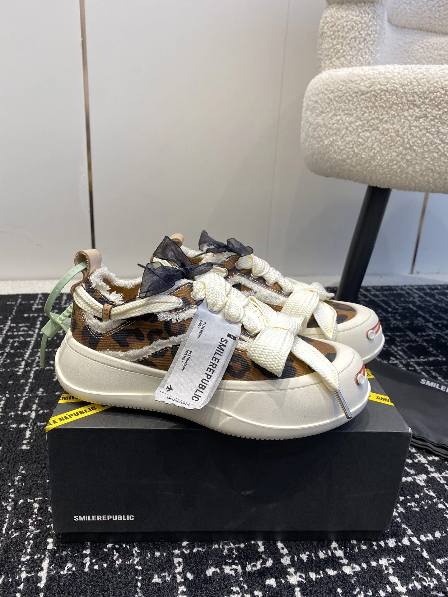 Brand-authenticated Smilerepublic Shoes