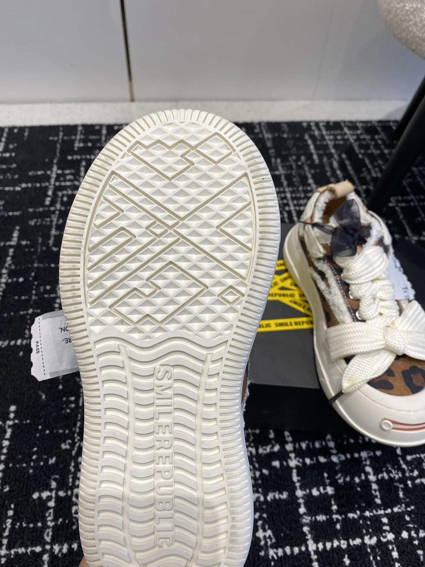 Brand-authenticated Smilerepublic Shoes