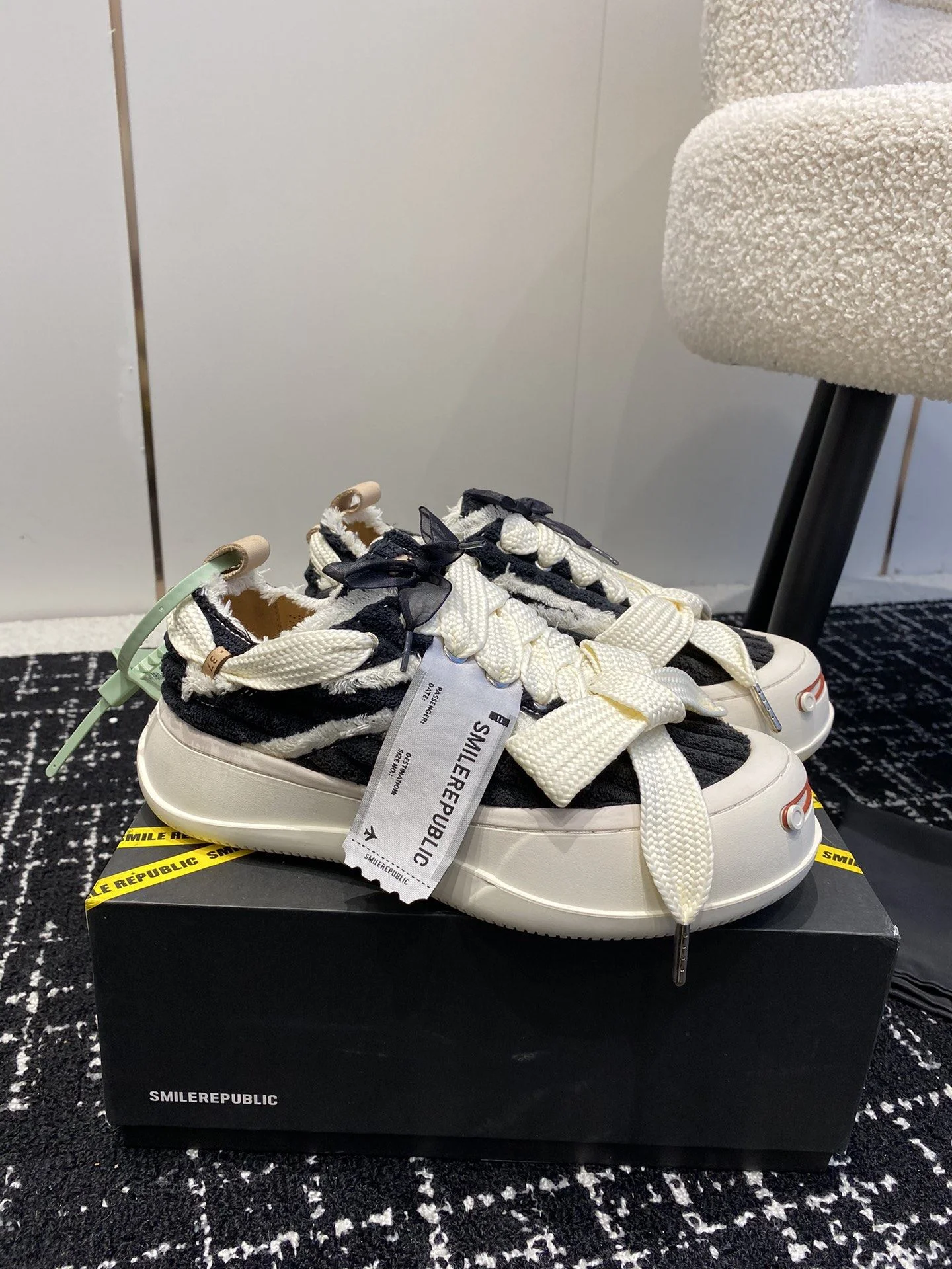 Authentic Smilerepublic Shoes
