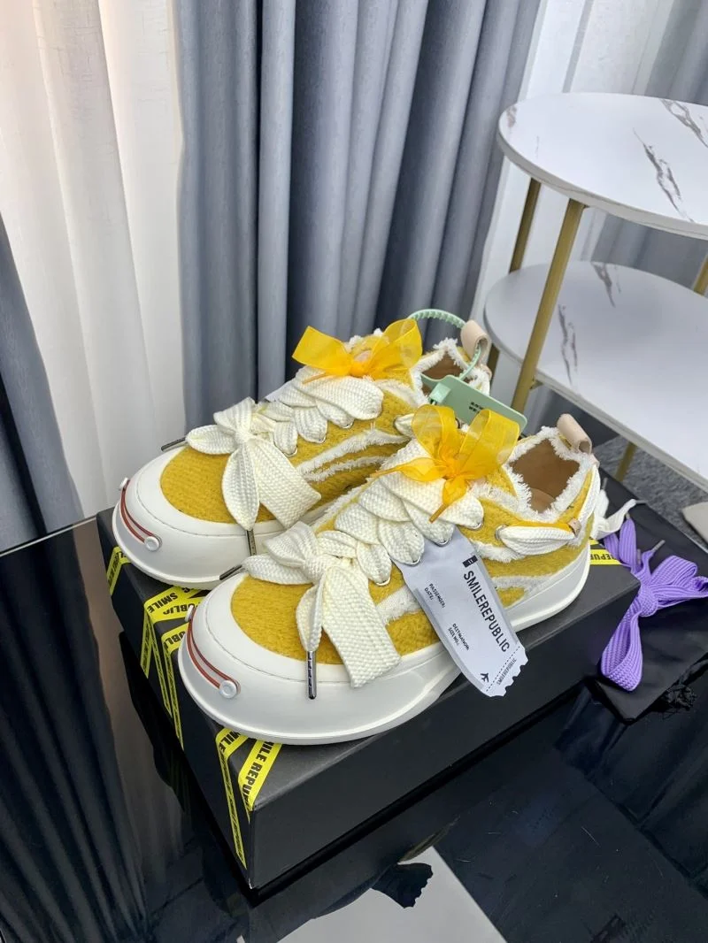 High fidelity Smilerepublic Shoes