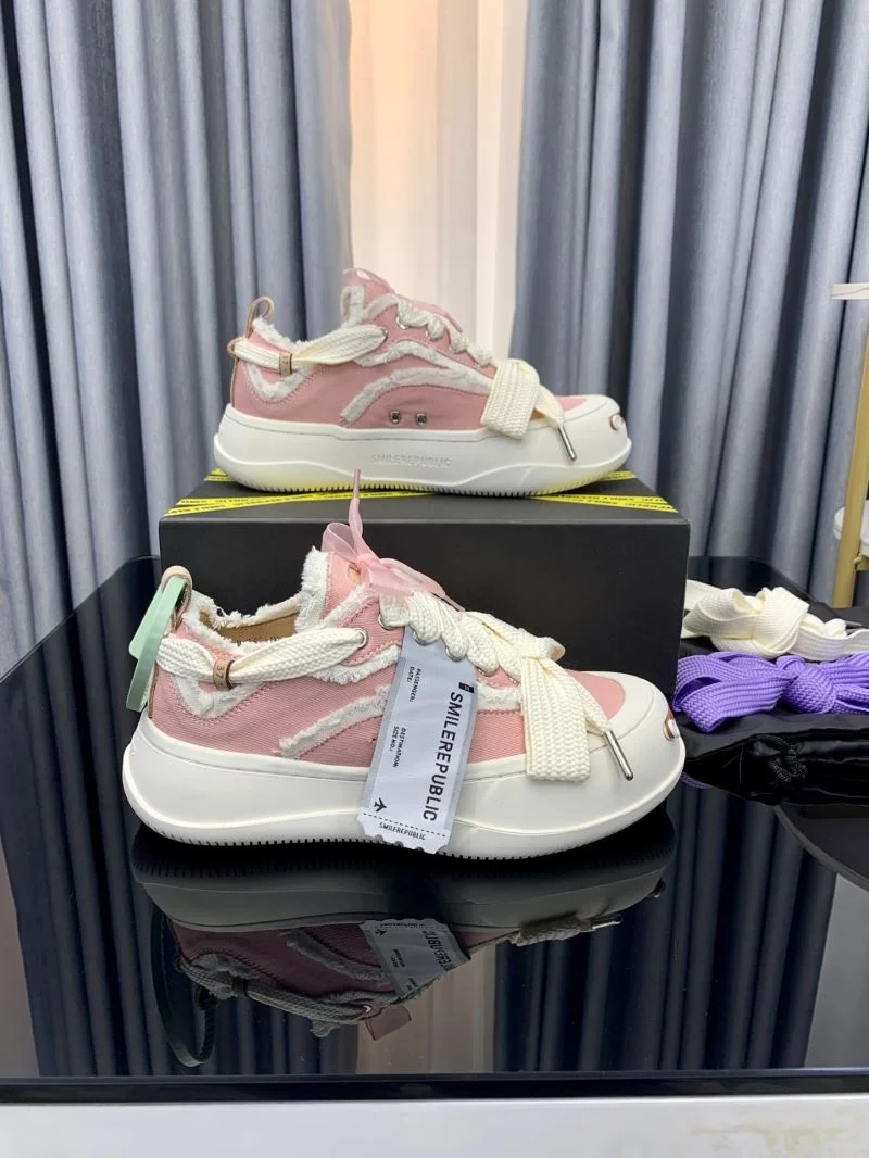 High accuracy Smilerepublic Shoes