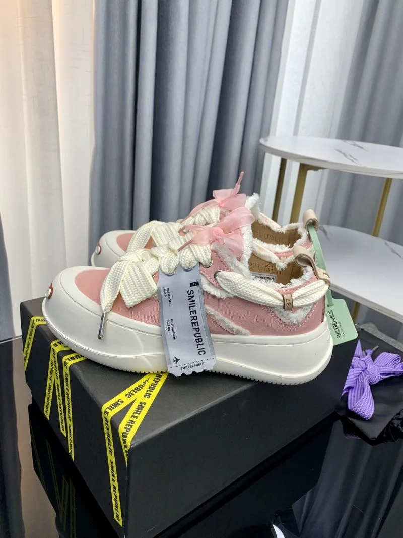 High accuracy Smilerepublic Shoes