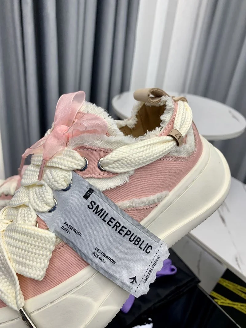 High accuracy Smilerepublic Shoes