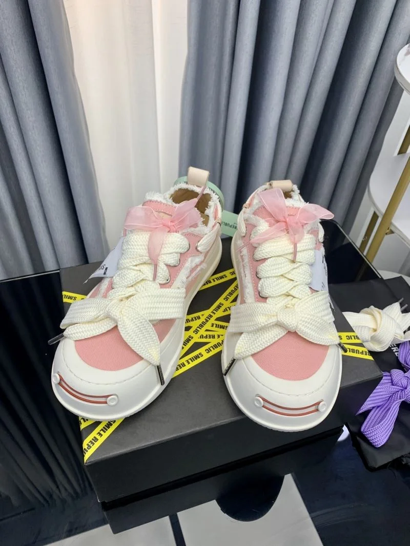 High accuracy Smilerepublic Shoes