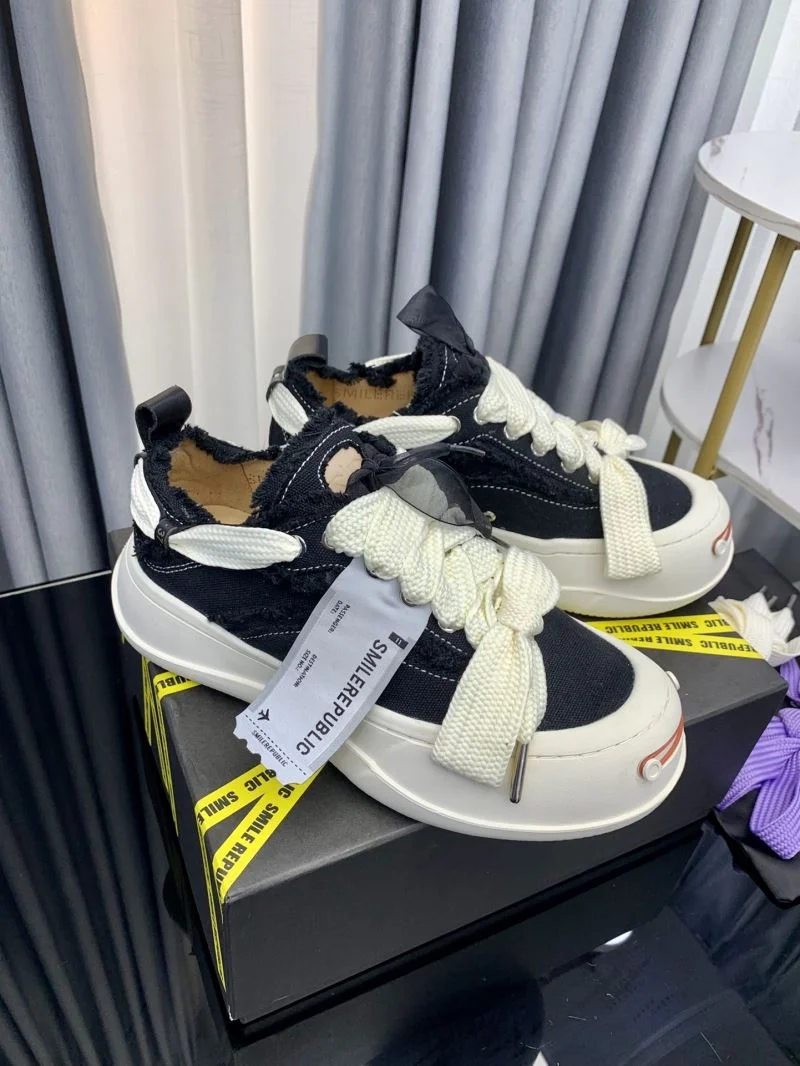 Smilerepublic Shoes