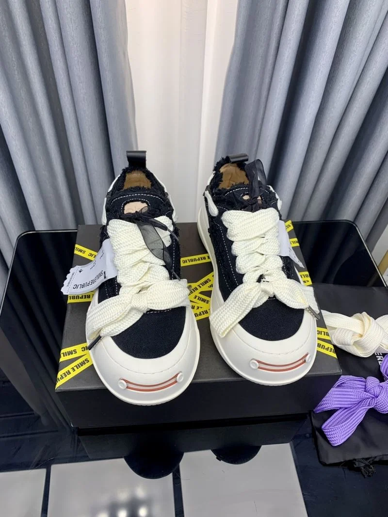 Brand-authenticated Smilerepublic Shoes