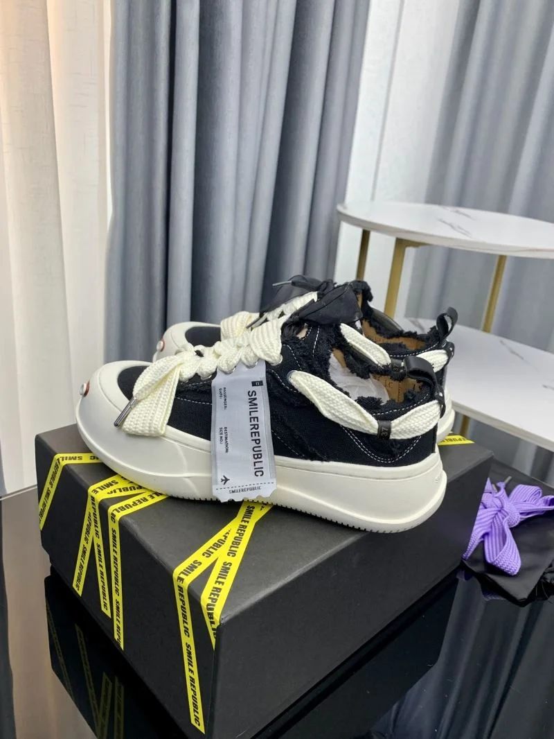 Brand-authenticated Smilerepublic Shoes