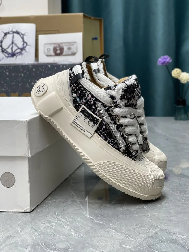 Accurate model Smilerepublic Shoes