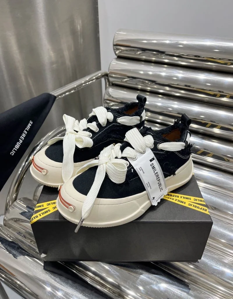 1:1 copy Smilerepublic Shoes