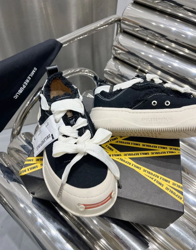 1:1 copy Smilerepublic Shoes