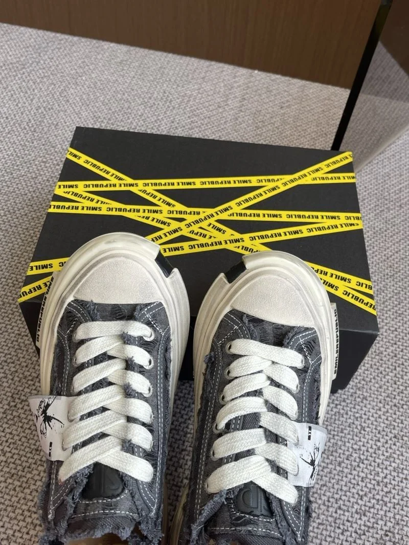 Indistinguishable Smilerepublic Shoes
