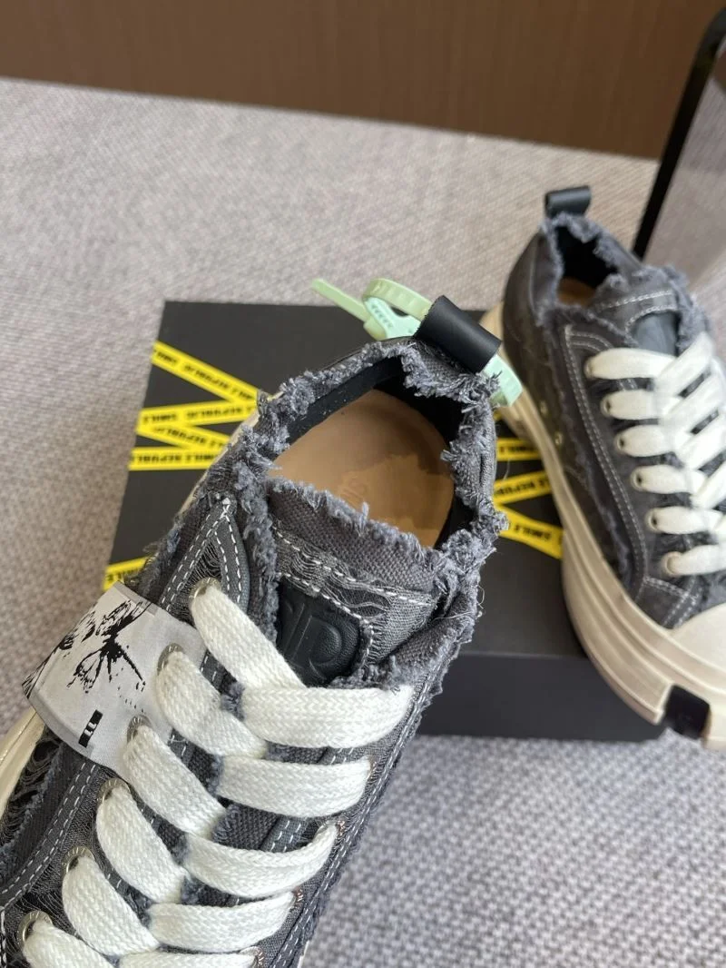 Indistinguishable Smilerepublic Shoes