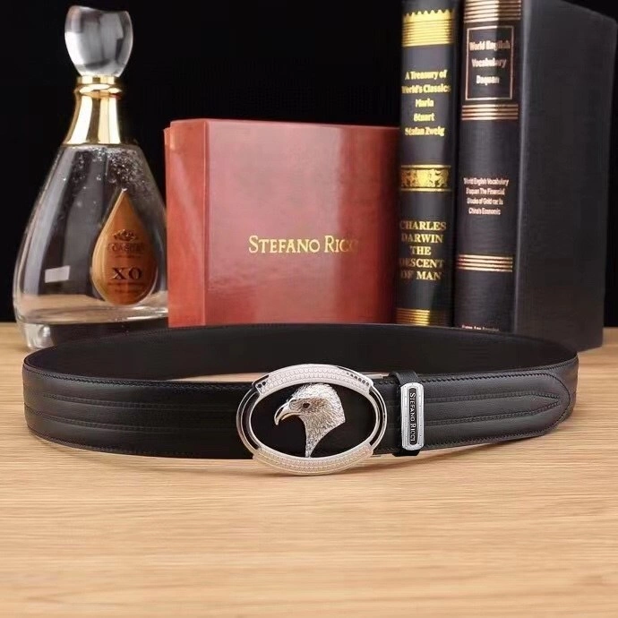 Accurate model Stefano Ricci Belts
