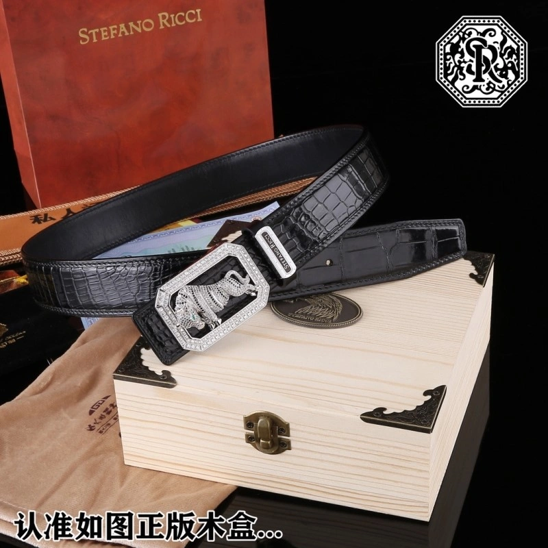 Accurate model Stefano Ricci Belts