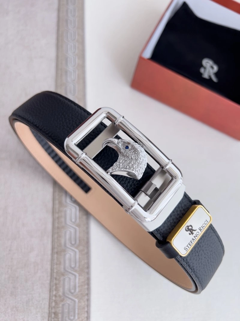 Accurate model Stefano Ricci Belts