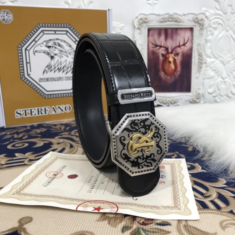 Accurate model Stefano Ricci Belts