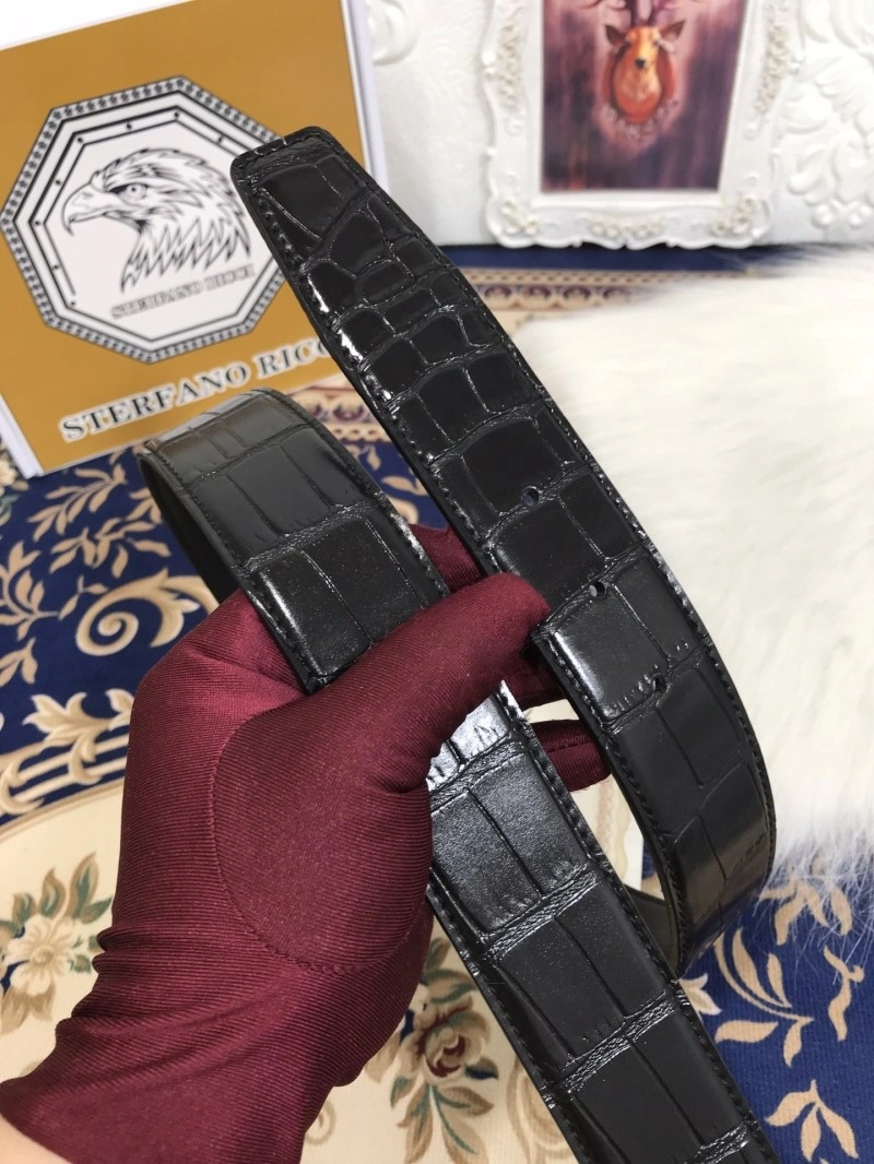 Accurate model Stefano Ricci Belts