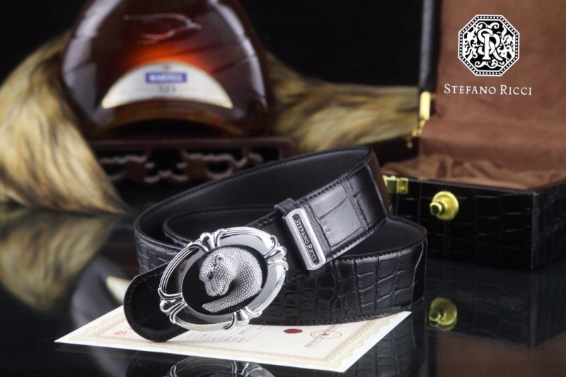 Accurate model Stefano Ricci Belts