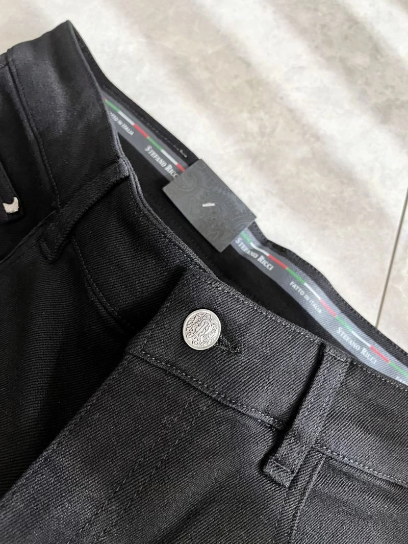 Accurate model Stefano Ricci Jeans