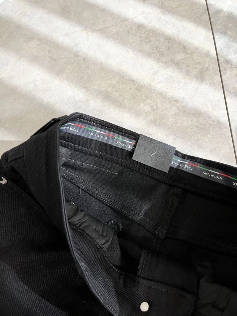 Accurate model Stefano Ricci Jeans