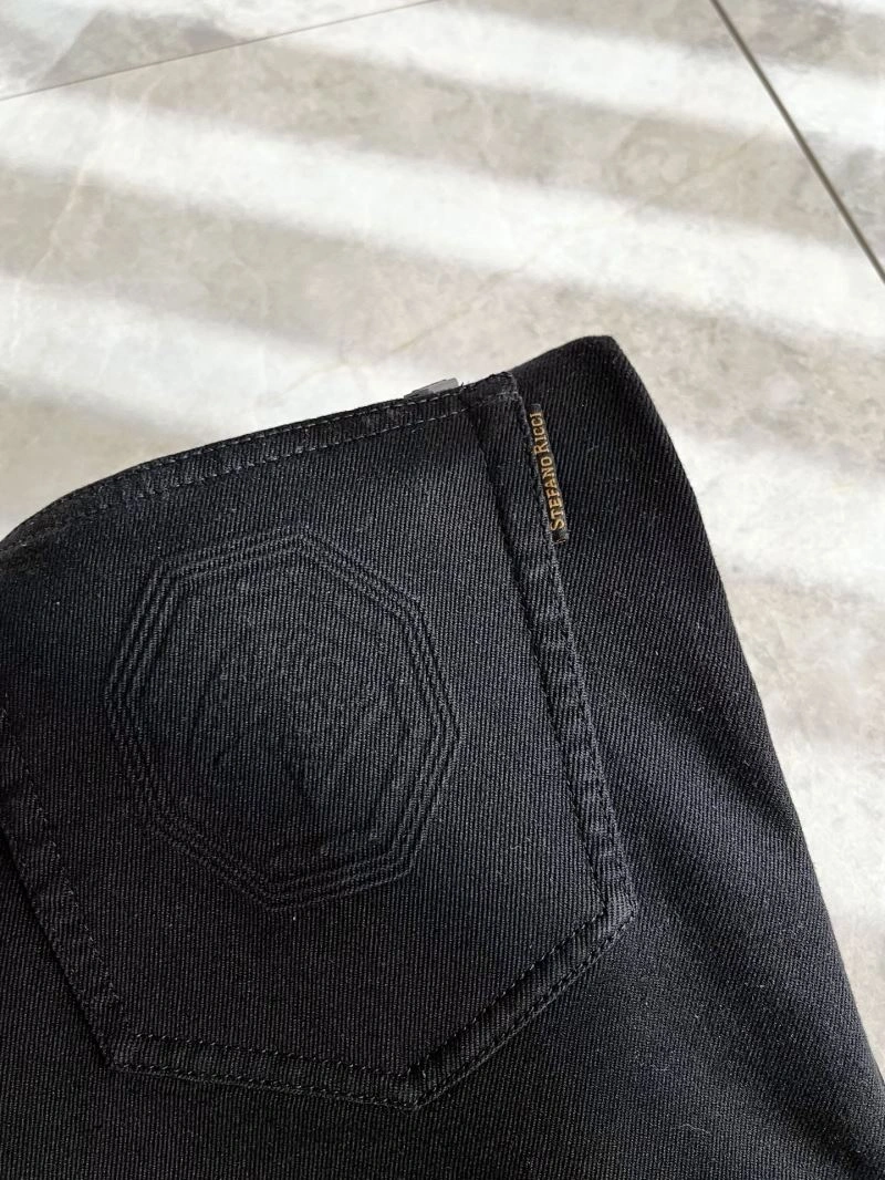 Accurate model Stefano Ricci Jeans