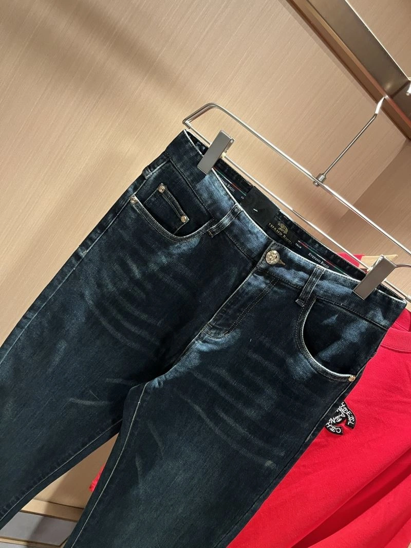 Accurate model Stefano Ricci Jeans