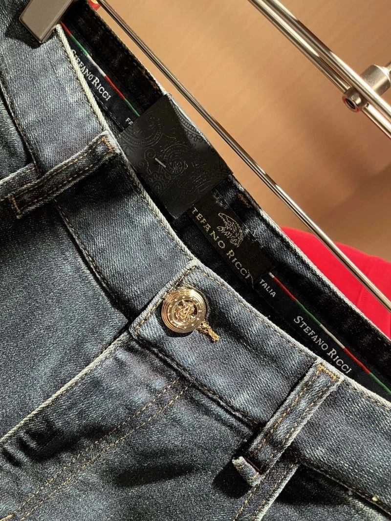 Accurate model Stefano Ricci Jeans