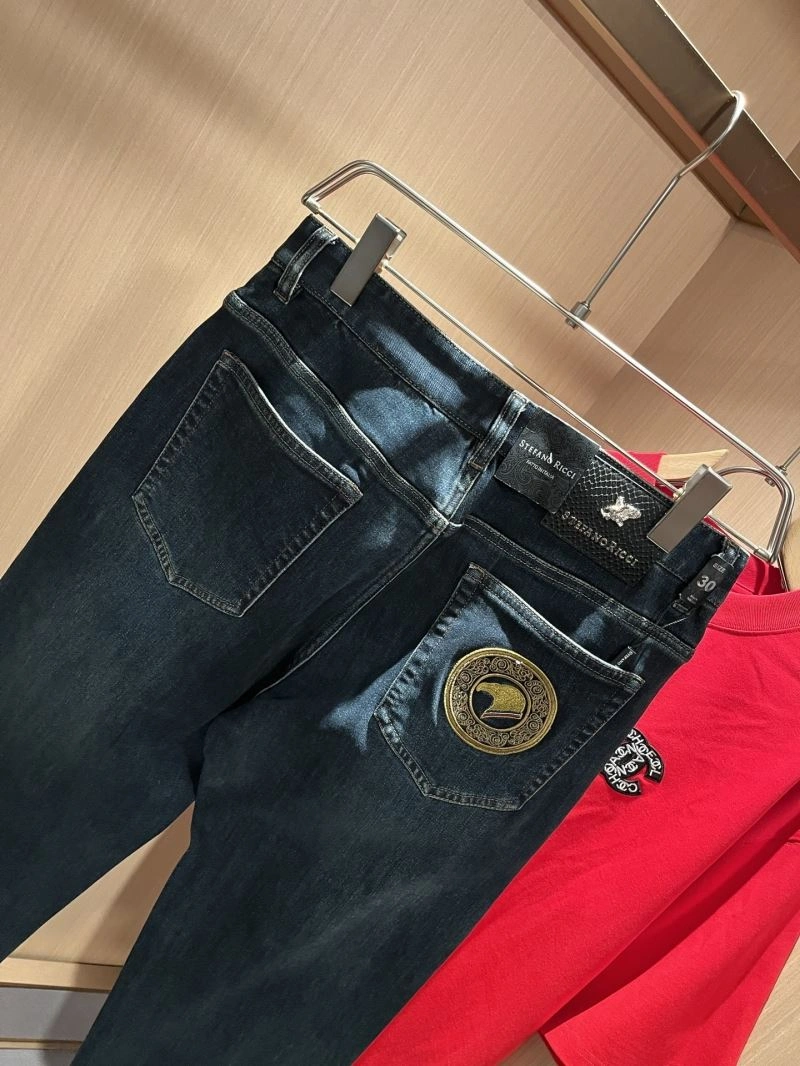 Accurate model Stefano Ricci Jeans