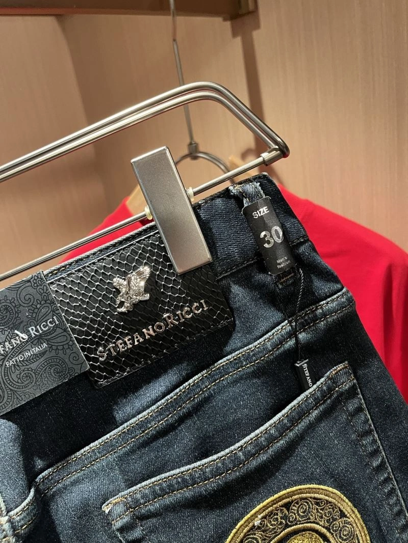 Accurate model Stefano Ricci Jeans
