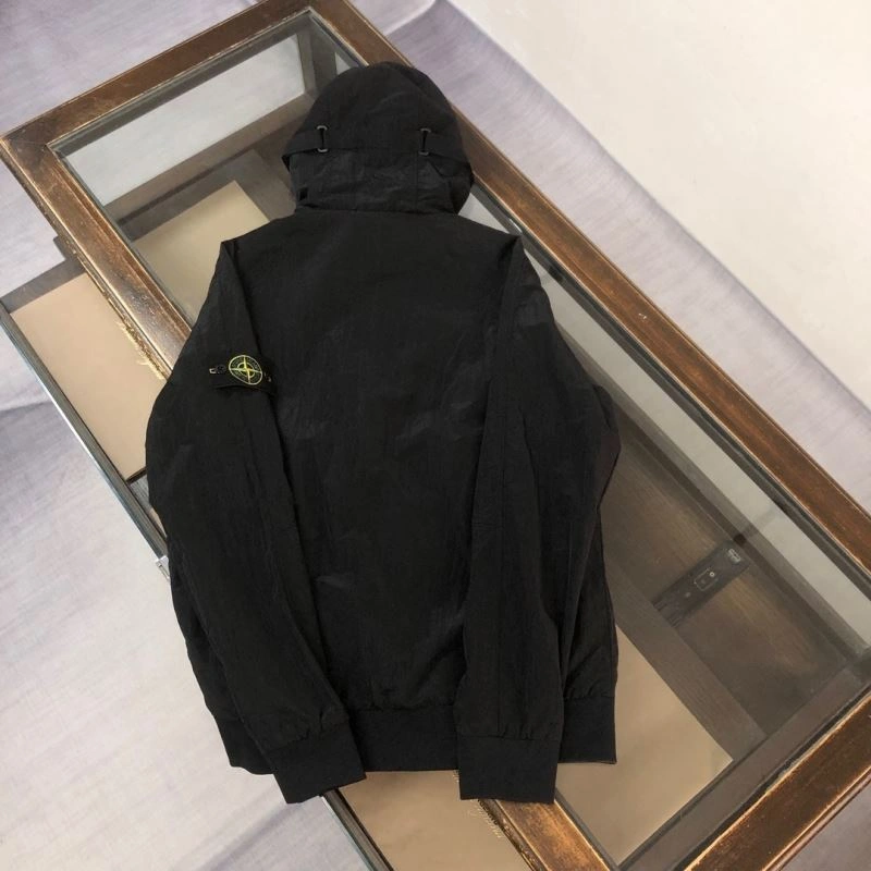 Accurate model Stone Island Outwear