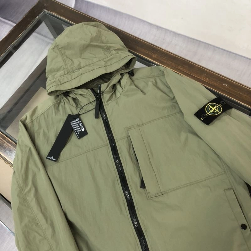 Accurate model Stone Island Outwear