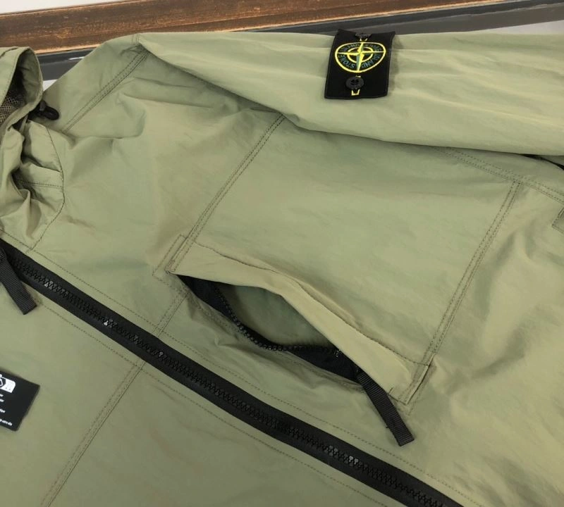 Accurate model Stone Island Outwear