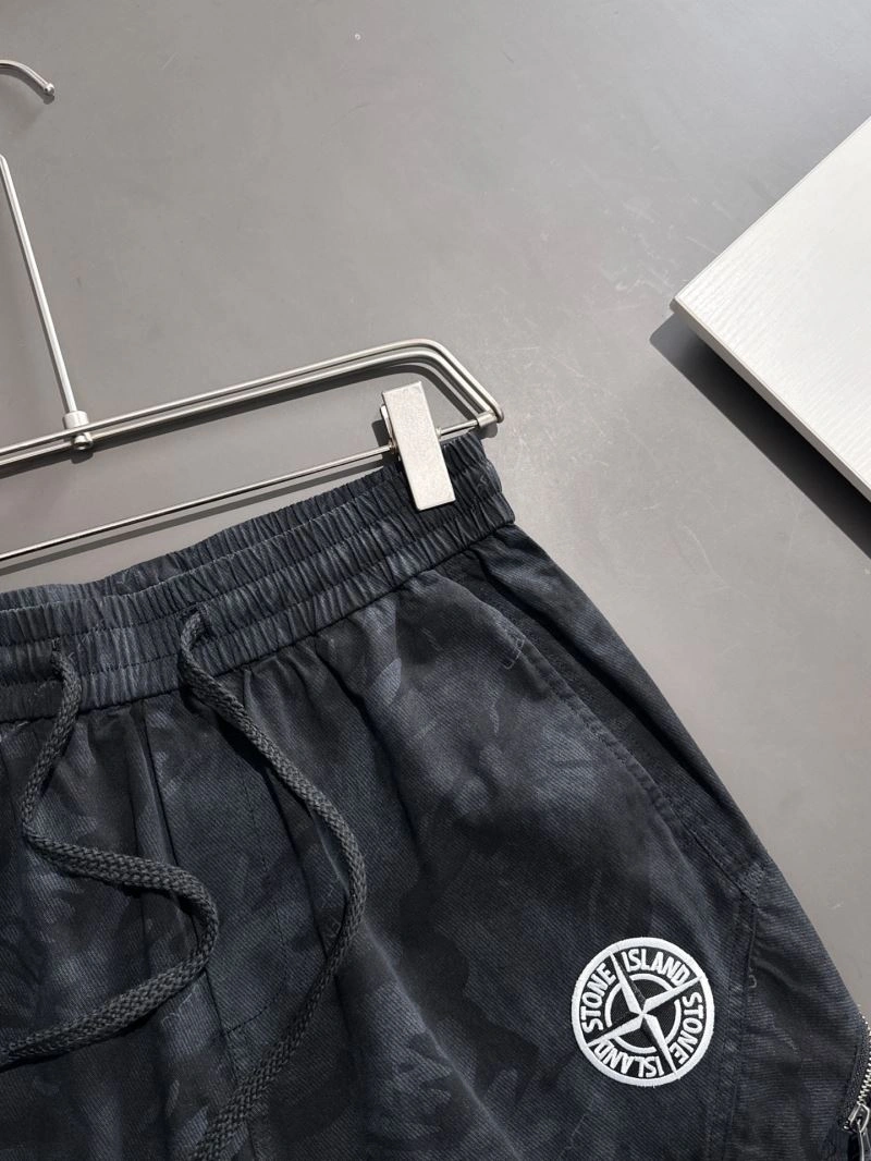 Brand-authenticated Stone Island Short Pants