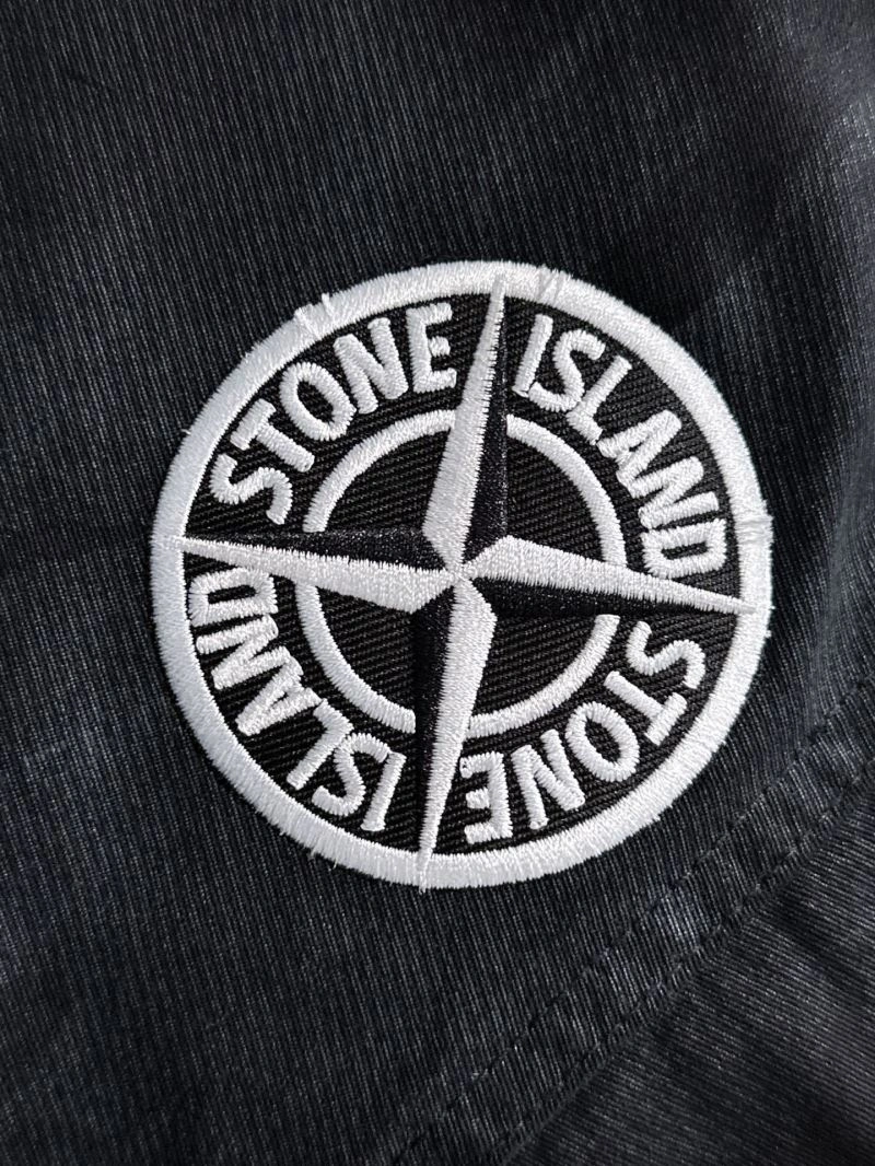 Brand-authenticated Stone Island Short Pants
