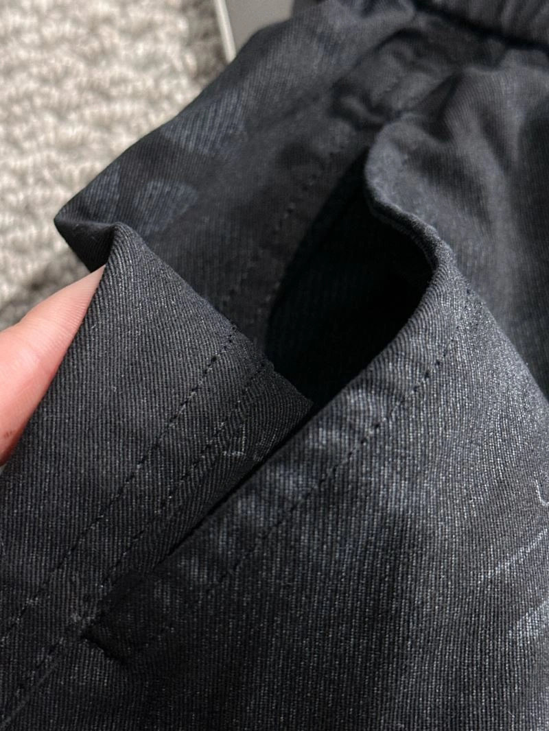 Brand-authenticated Stone Island Short Pants
