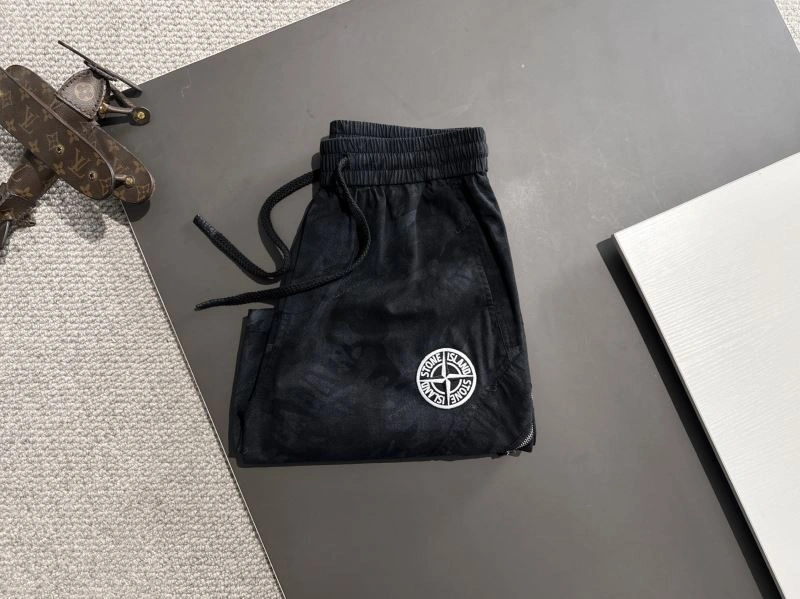 Brand-authenticated Stone Island Short Pants