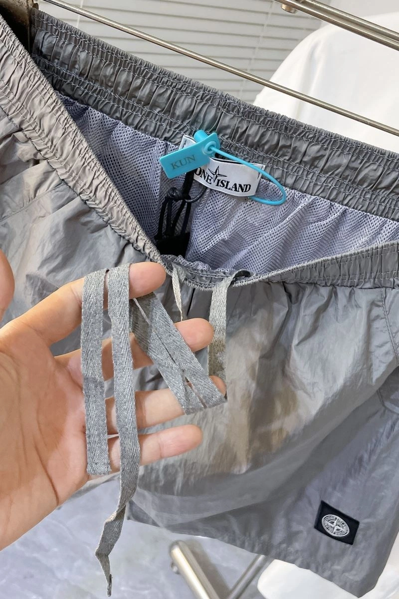 Brand-authenticated Stone Island Short Pants